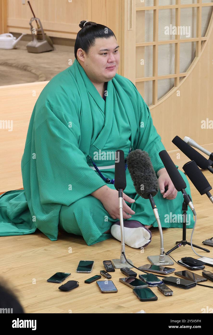 Onosato, who won his second championship at the Autumn Sumo Tournament ...