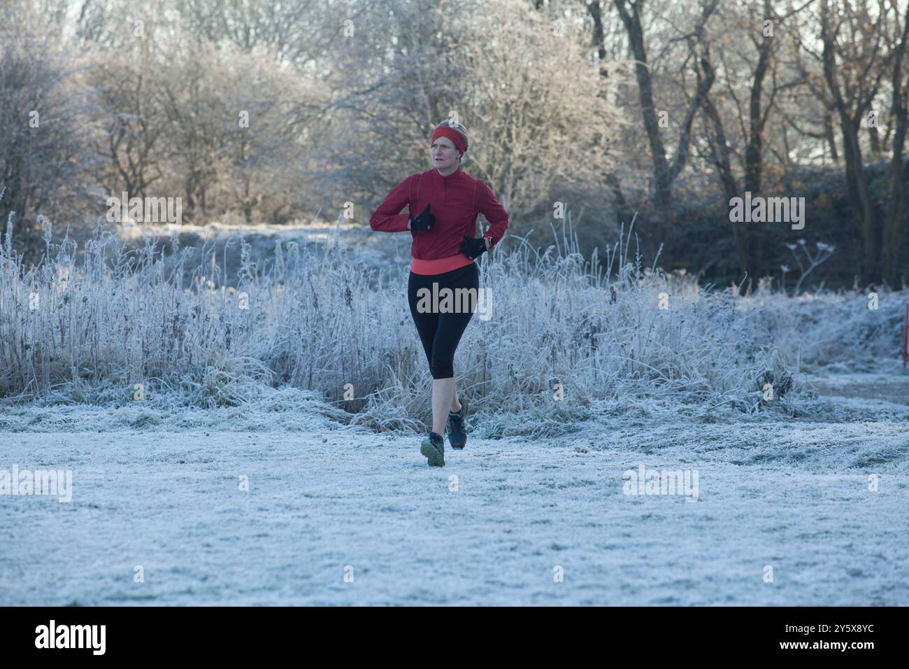 Female activewear hi-res stock photography and images - Alamy