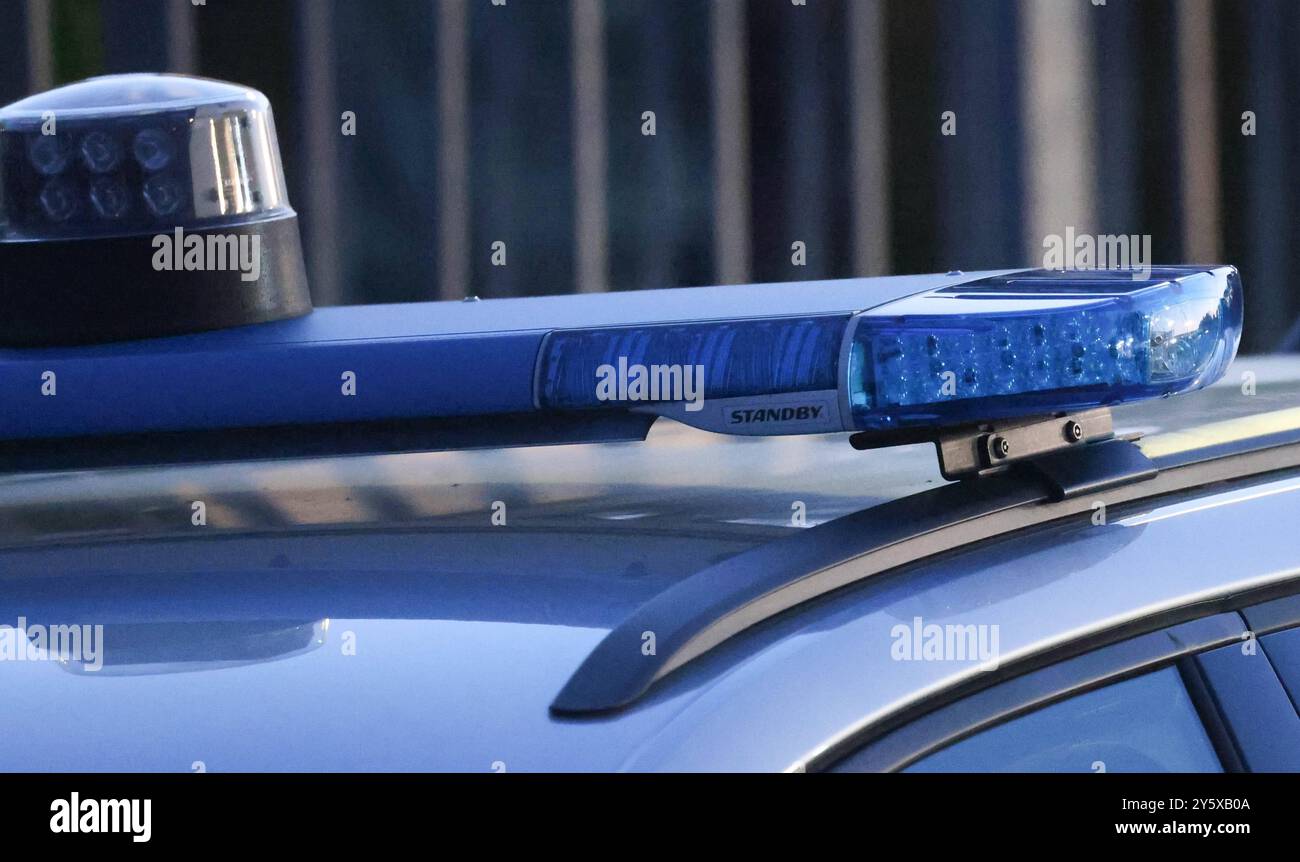 Polizeiauto autos fahrzeug hi-res stock photography and images - Alamy