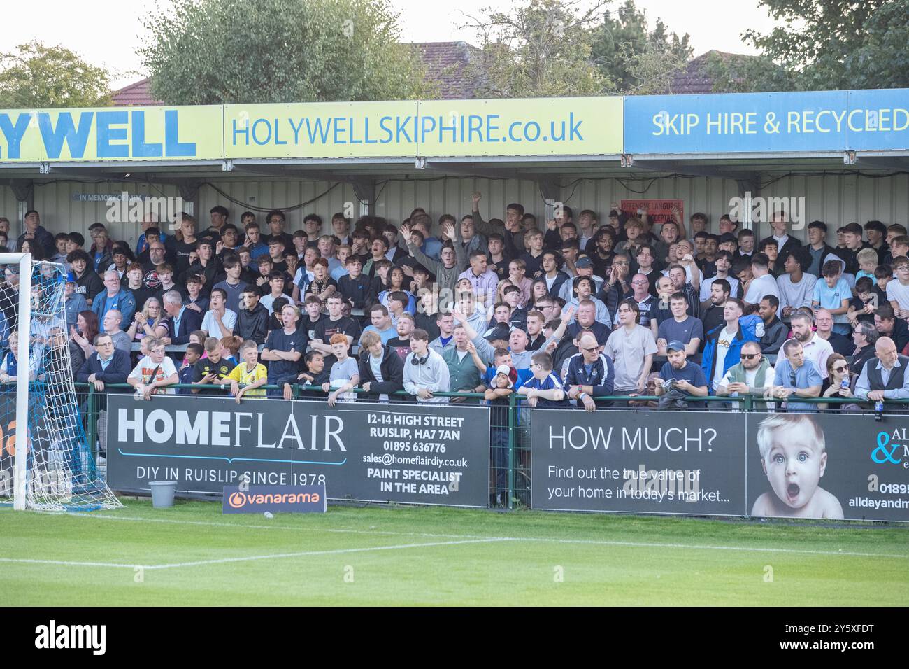 A massive crowd before Wealdstone Vs Barnet kicks off 21/09/24 Stock ...