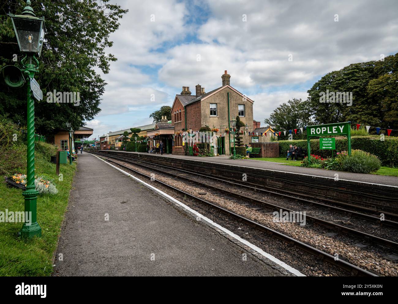 At the mid hants railway ropley works hi-res stock photography and ...