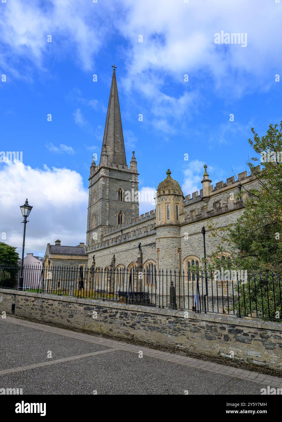 View of Saint Columb's Cathedral Stock Photo - Alamy