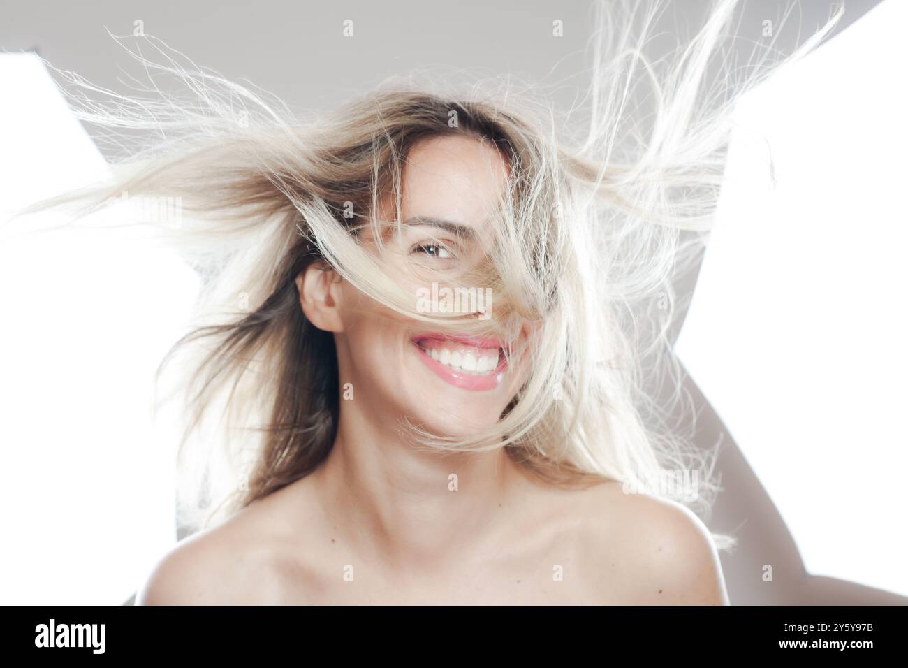 Softly illuminated backdrop hi-res stock photography and images - Alamy