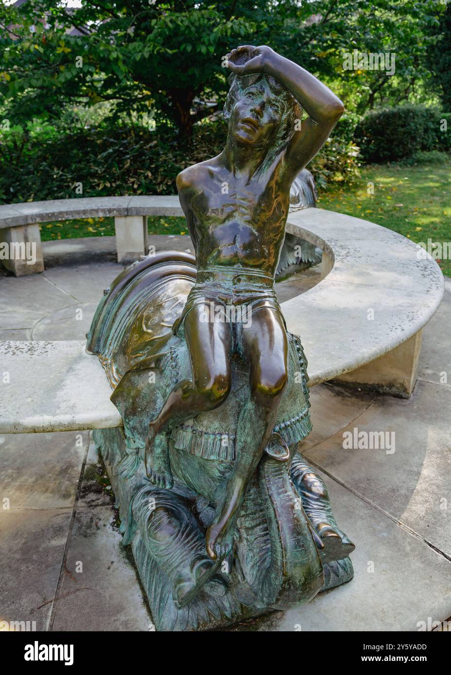 Boy and elephant bronze sculptures in Jephson Gardens, Leamington Spa ...