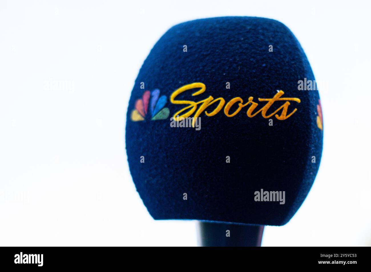 Nbc sports microphone hi-res stock photography and images - Alamy