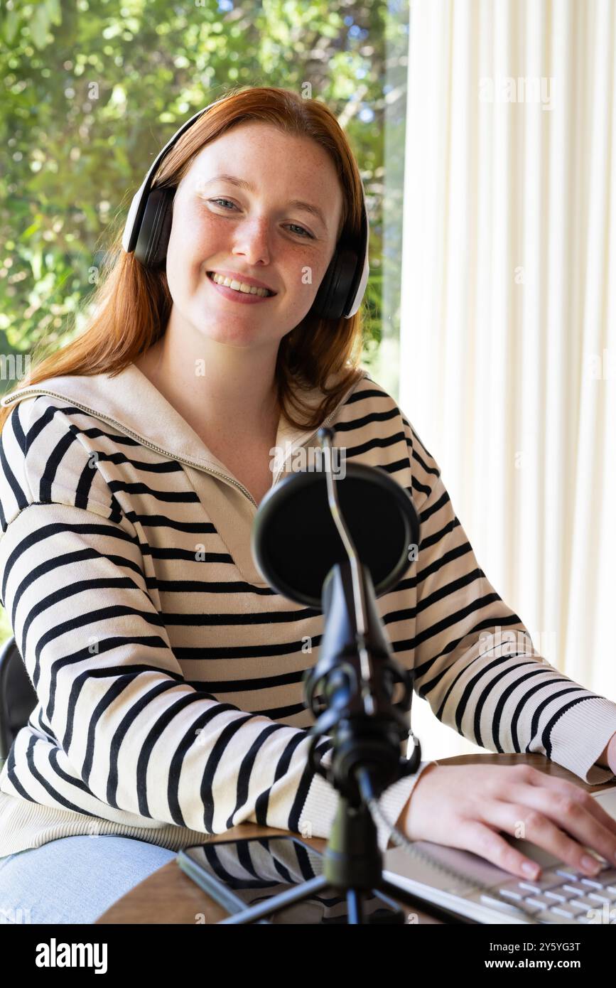 Using broadcasting hi-res stock photography and images - Alamy