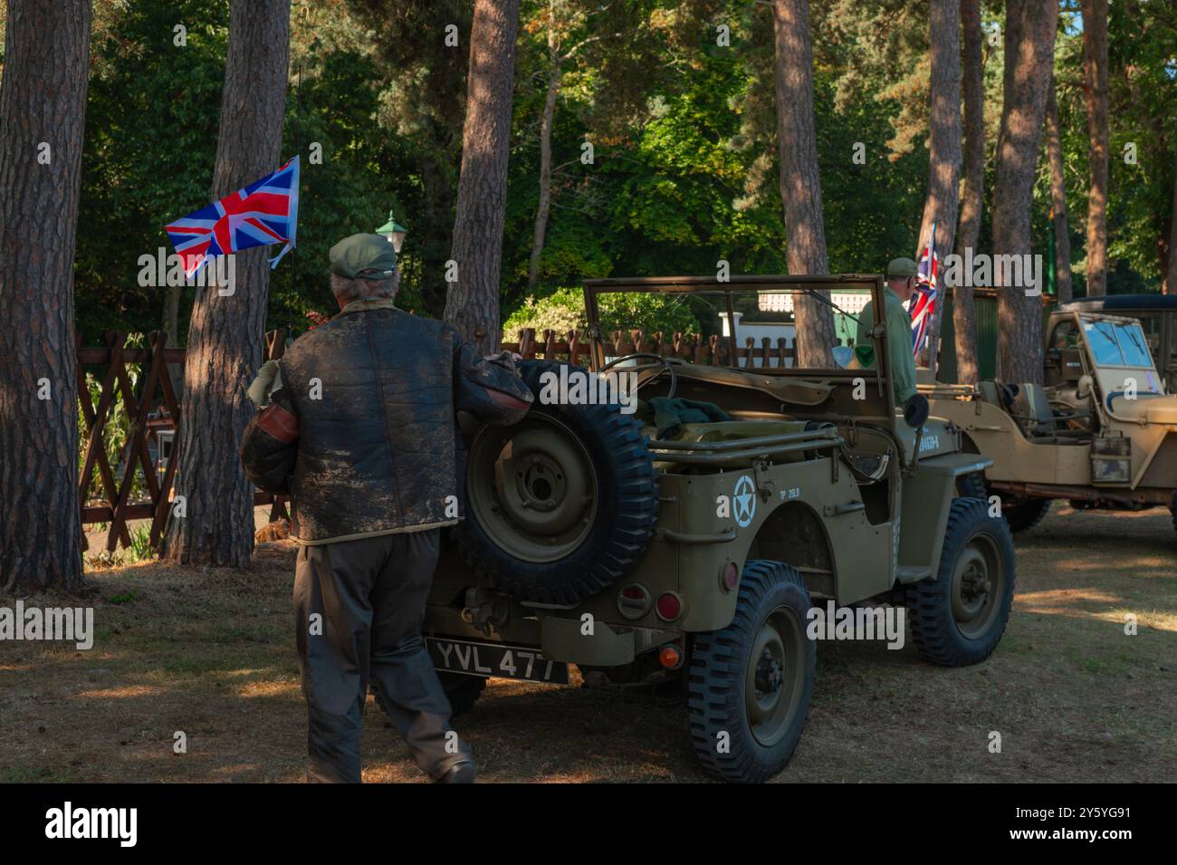 Holt, Norfolk, UK - SEPTEMBER 21 2024: Man dressed in 1940s infrantry ...