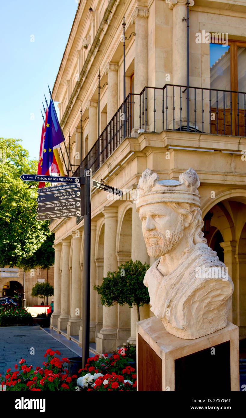 Town hall v hi-res stock photography and images - Alamy