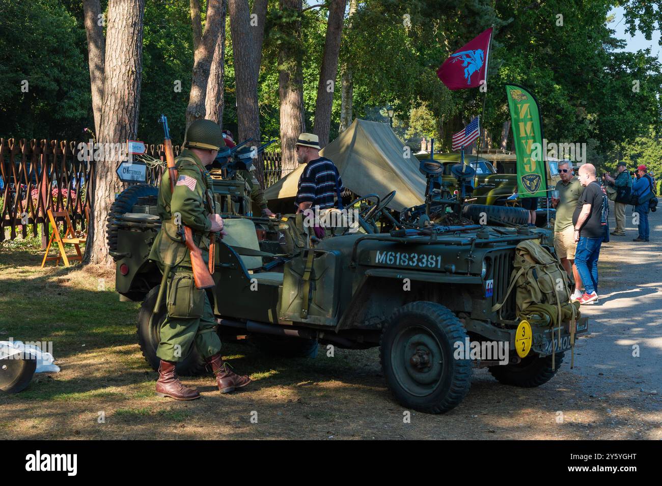 Holt, Norfolk, UK - SEPTEMBER 21 2024: Man dressed in 1940s infantry ...