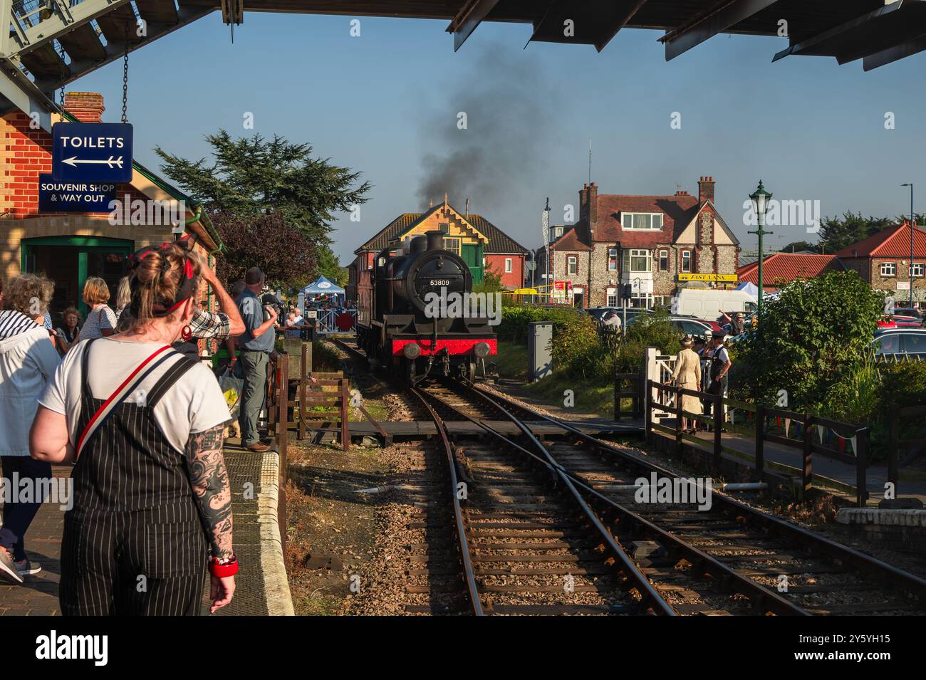 Sheringham, Norfolk, UK - SEPTEMBER 21 2024: People in 1940s vintage ...
