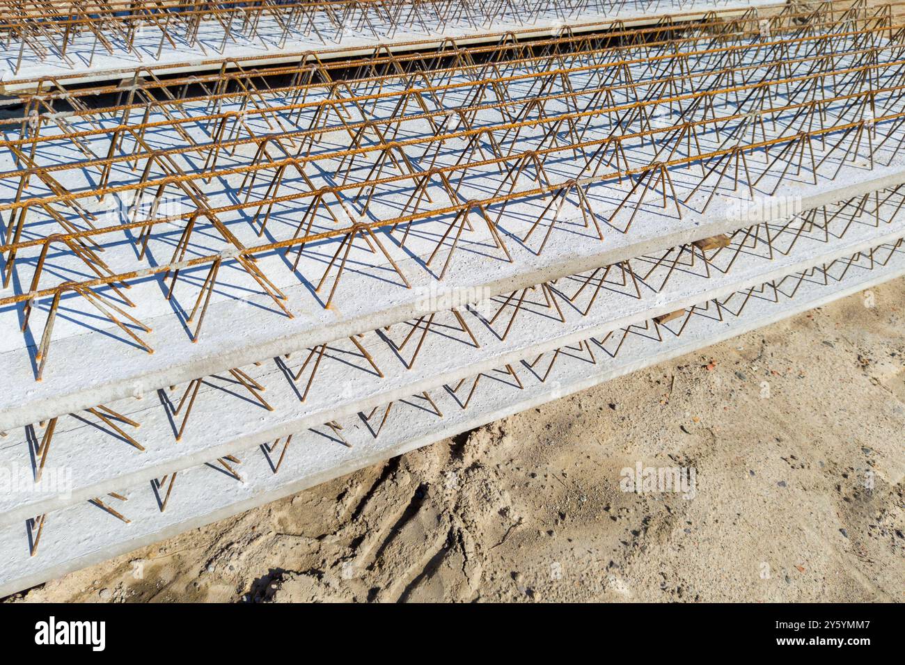 Prefabricated concrete slab construction hi-res stock photography and ...