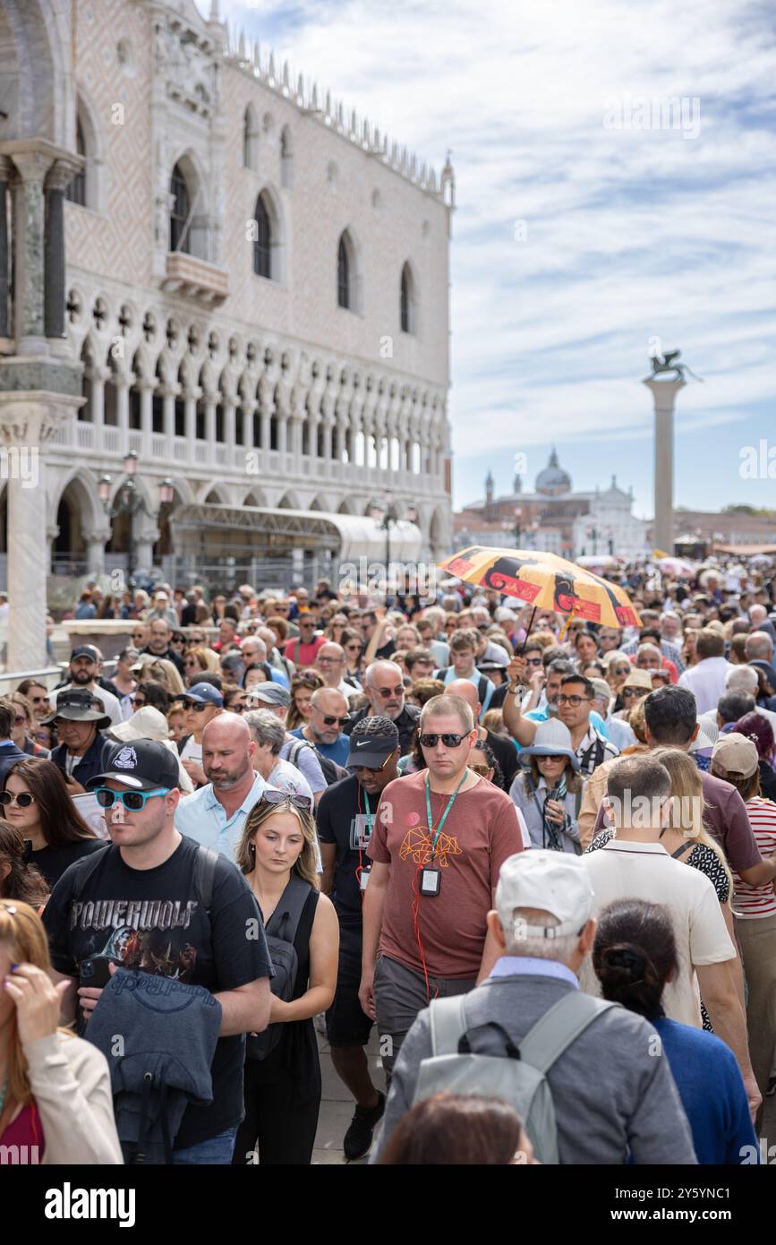 Crowded piazza san marco famous hi-res stock photography and images - Alamy
