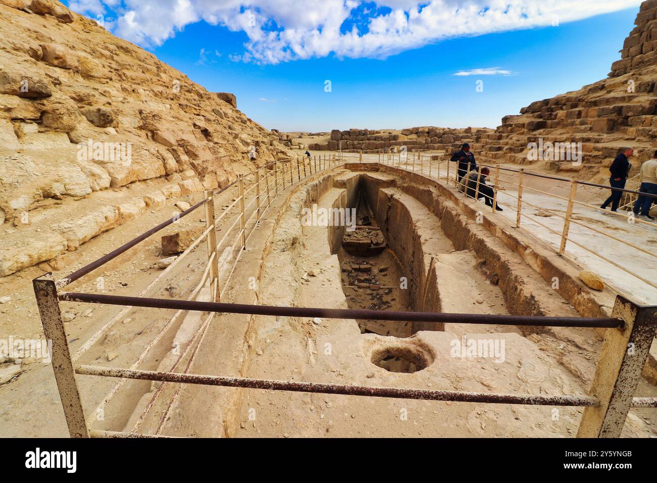 Solar barque khufu in giza hi-res stock photography and images - Alamy