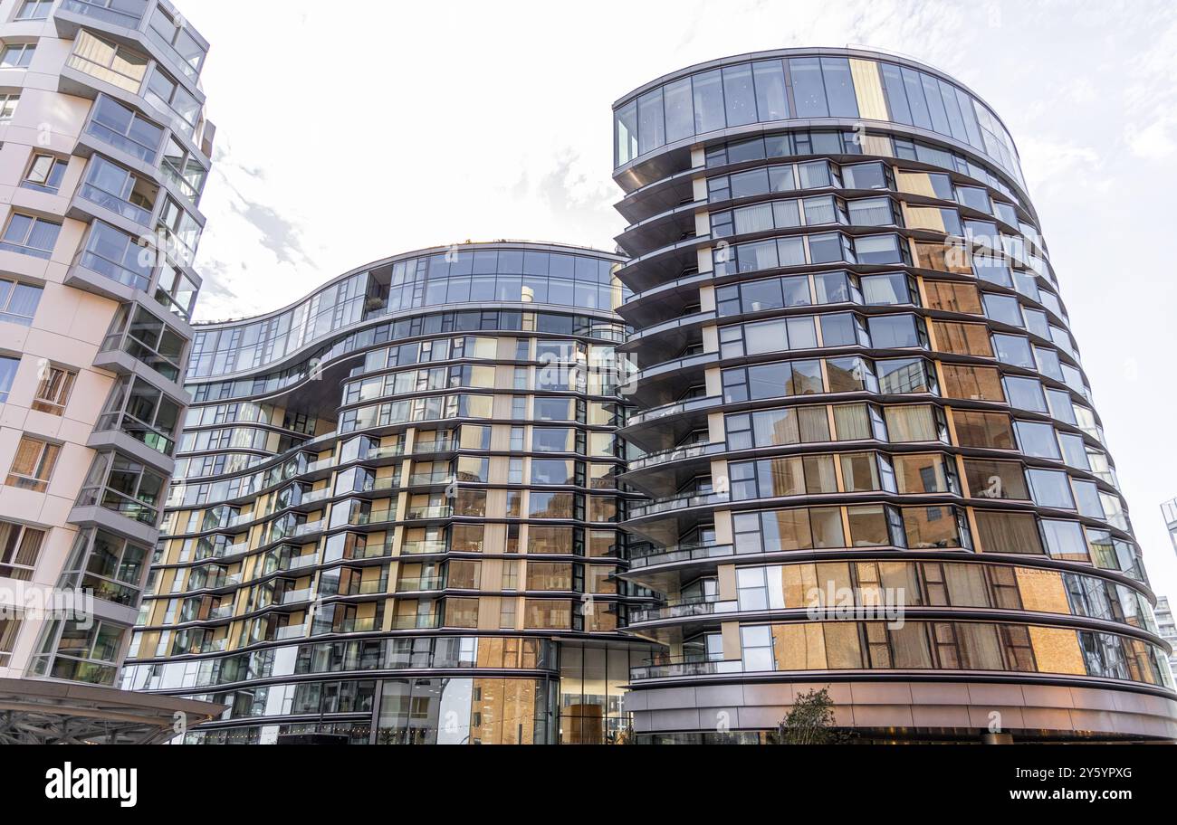 London Modern apartment complex in Battersea with curved facade and ...