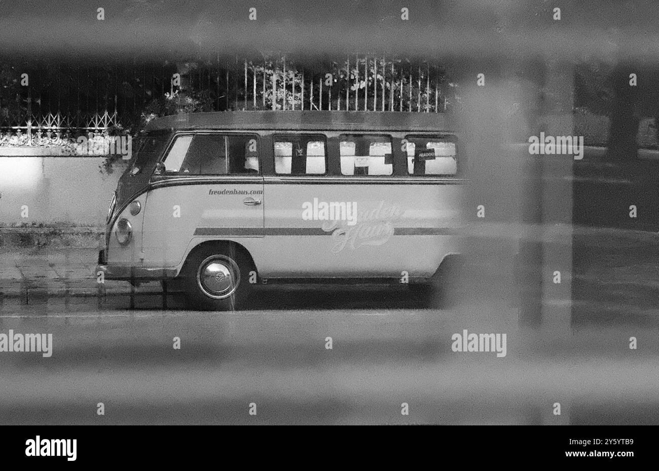 20240923, Muenchen Stadt Ausflug, im Bild: Bulli Oldtimer *** 20240923, Munich city trip, in the ...