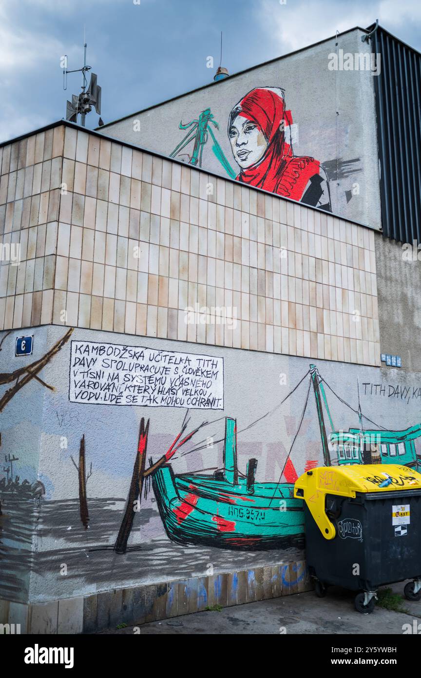 Artist Toy Box decorated the walls in Florence with comic stories about ...