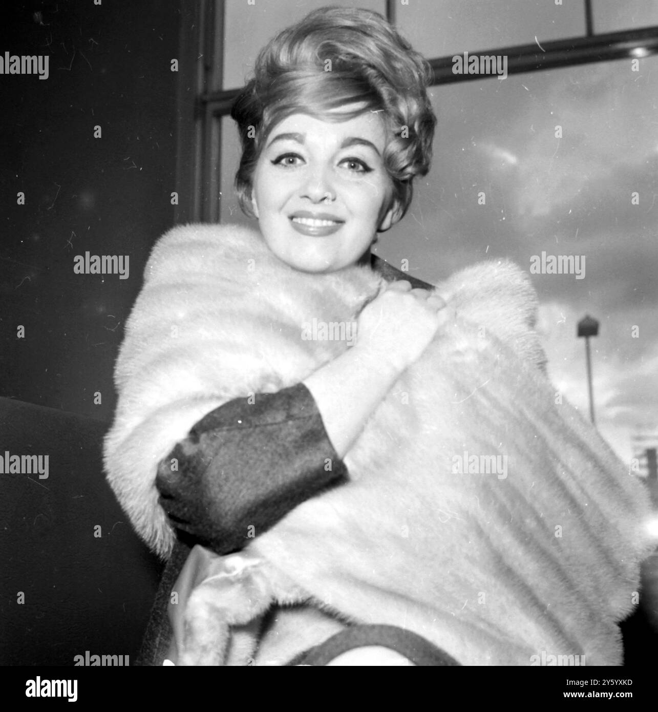 MARION RYAN LEAVES FOR HOLIDAY IN PARIS / 14 APRIL 1961 Stock Photo - Alamy
