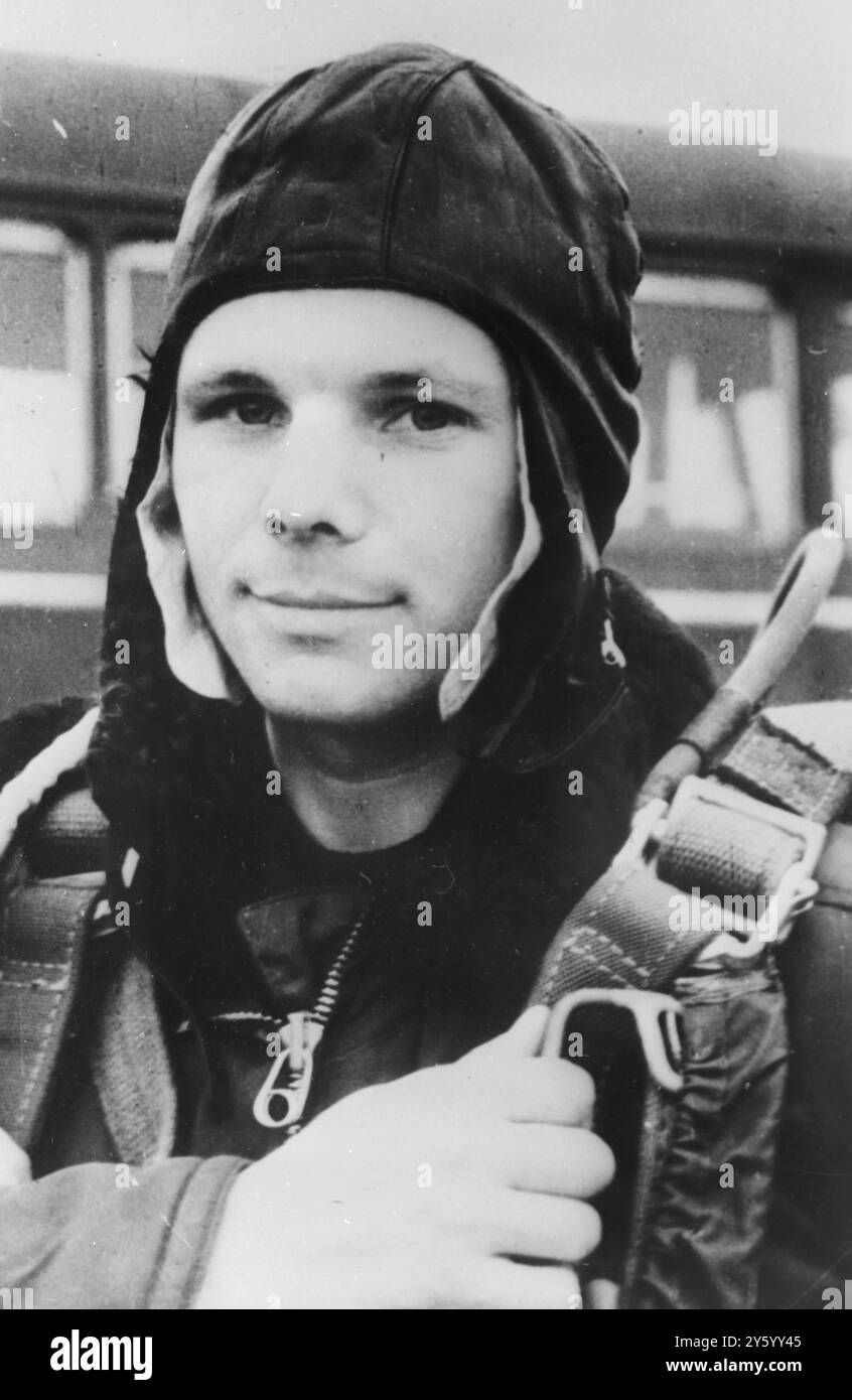 MAJOR YURI GAGARIN OF RUSSIA - FIRST MAN IN SPACE 12 APRIL 1961 Stock ...