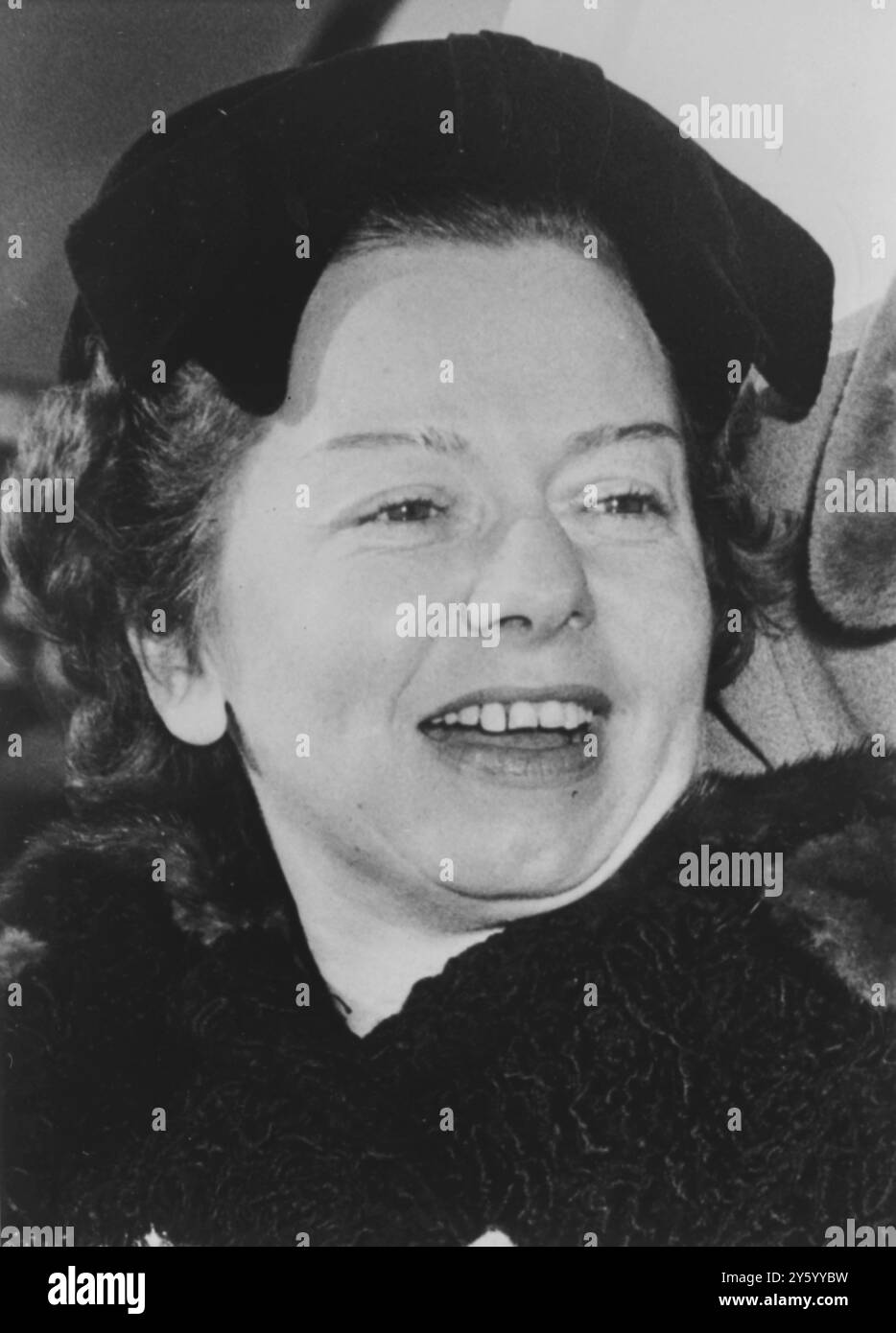 WIFE OF NEW US AMBASSADOR SATTERTHWAITE 10 APRIL 1961 Stock Photo - Alamy