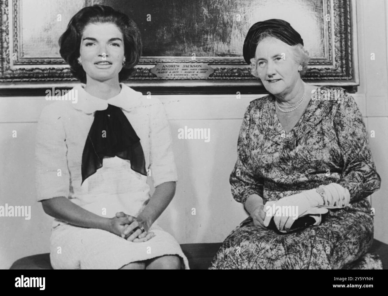JAQUELINE JACKIE KENNEDY WITH LADY MACMILLAN AT WHITE HOUSE / 6 APRIL ...