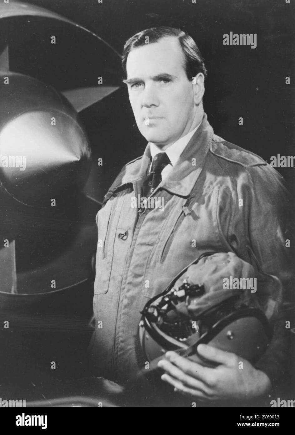 TEST PILOT GODFREY AUTY PORTRAIT 5 APRIL 1961 Stock Photo - Alamy