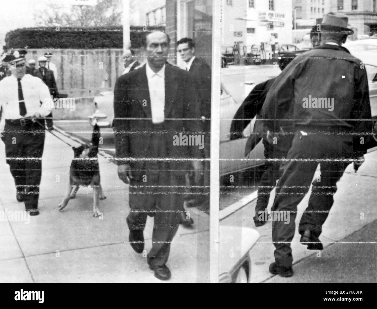 BLACK PHOTOGRAPHER THOMAS ARMSTRONG FOLLOWED BY POLICE / 30 MARCH 1961 ...