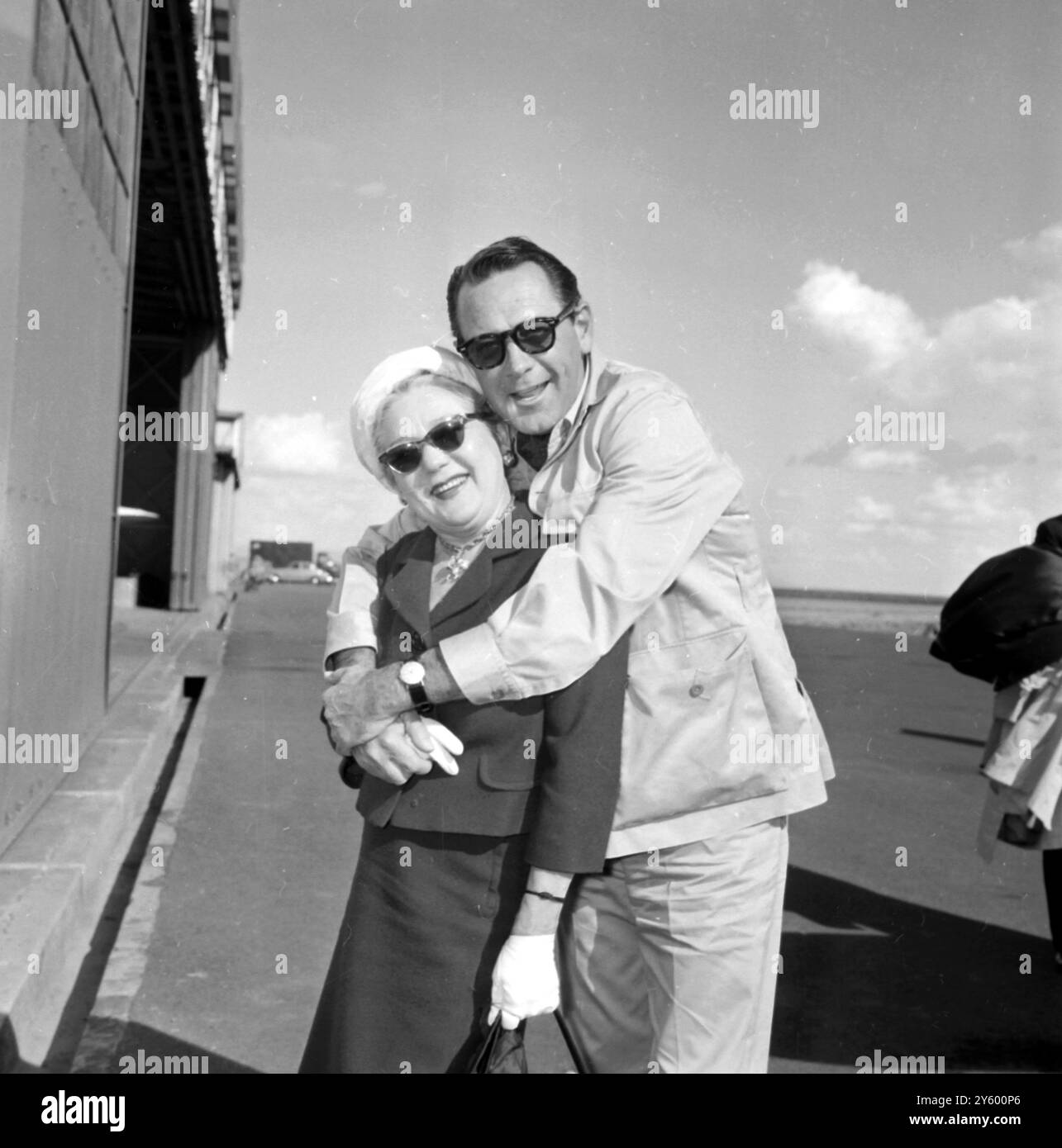 HOLDEN WILLIAM PICKFORD MARY / 30 MARCH 1961 Stock Photo - Alamy