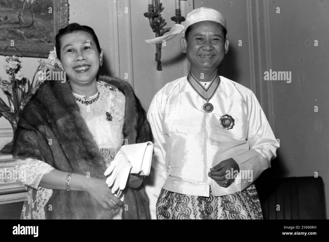 BURMESE AMBASSADOR U HLA MAUNG WITH WIFE IN LONDON 29 MARCH 1961 Stock Photo - Alamy