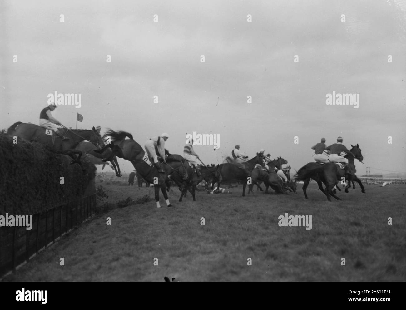 THE GRAND NATIONAL STEEPLECHASE HORSE RACING AT AINTREE 25 MARCH 1961 ...