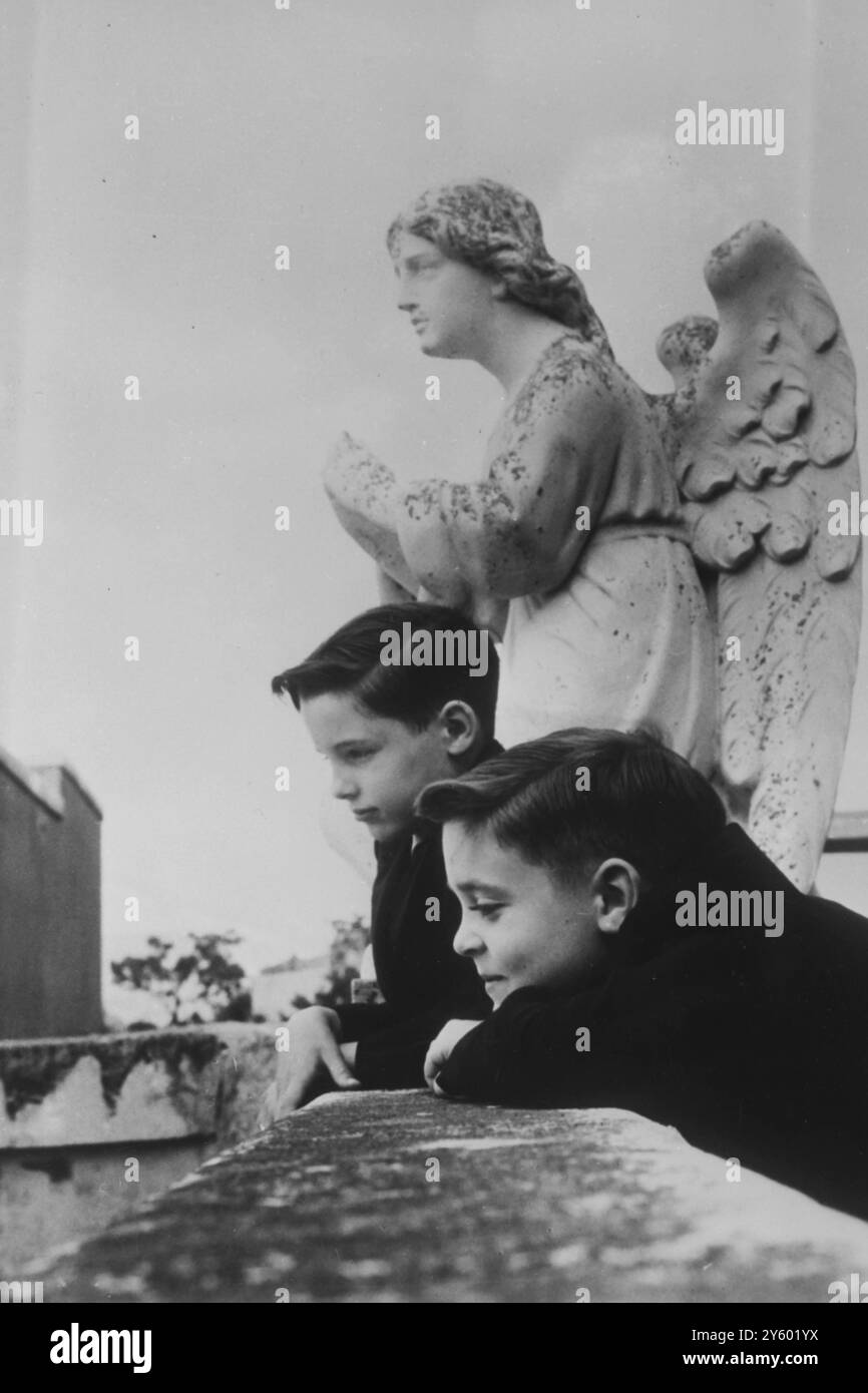 FOLLOWING THE STEPS OF JESUS IN JERUSALEM 22 MARCH 1961 Stock Photo - Alamy