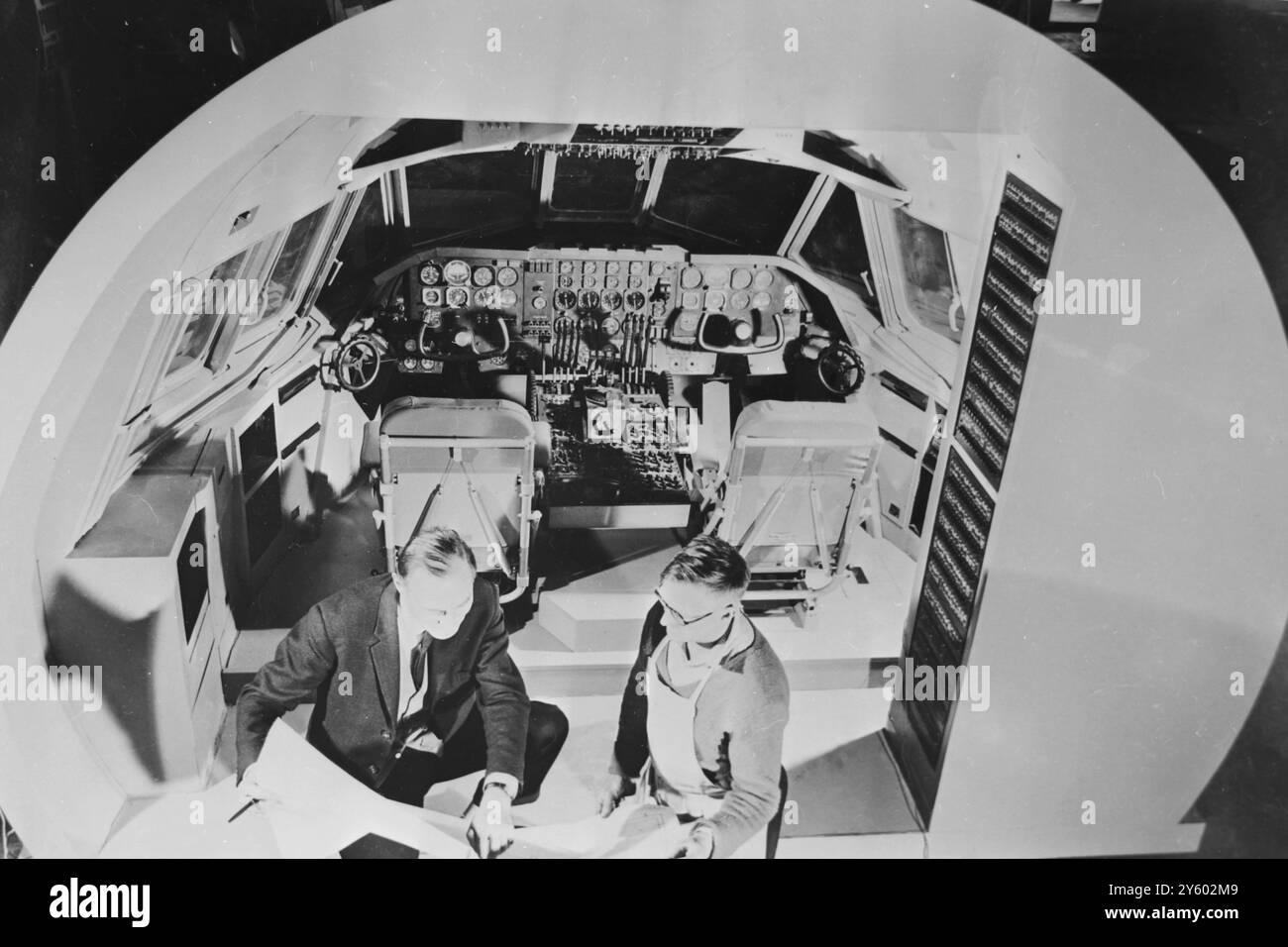 JOHN LUNN INSIDE THE VICKERS VISCOUNT AIRCRAFT COCKPIT / 17 MARCH 1961 ...