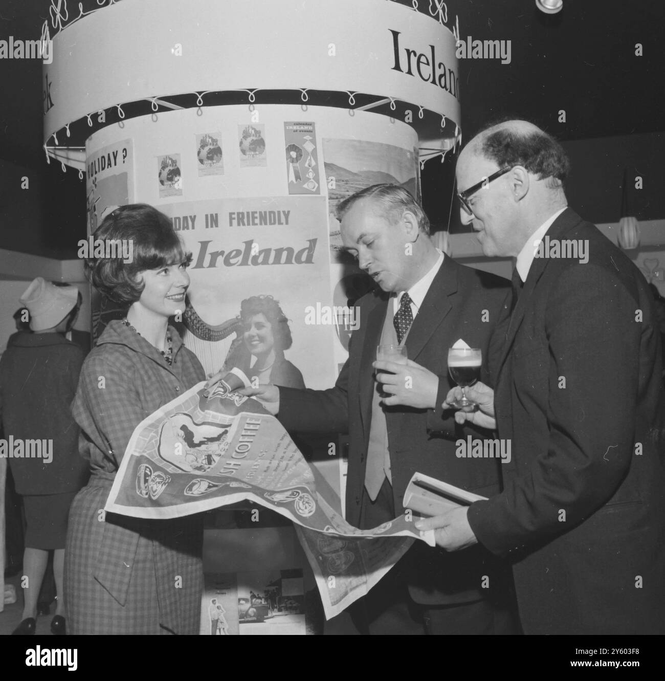 IRISH POLITICIANS IN LONDON - EARL OF LONGFORD WITH HUGH MCCANN / 13 ...