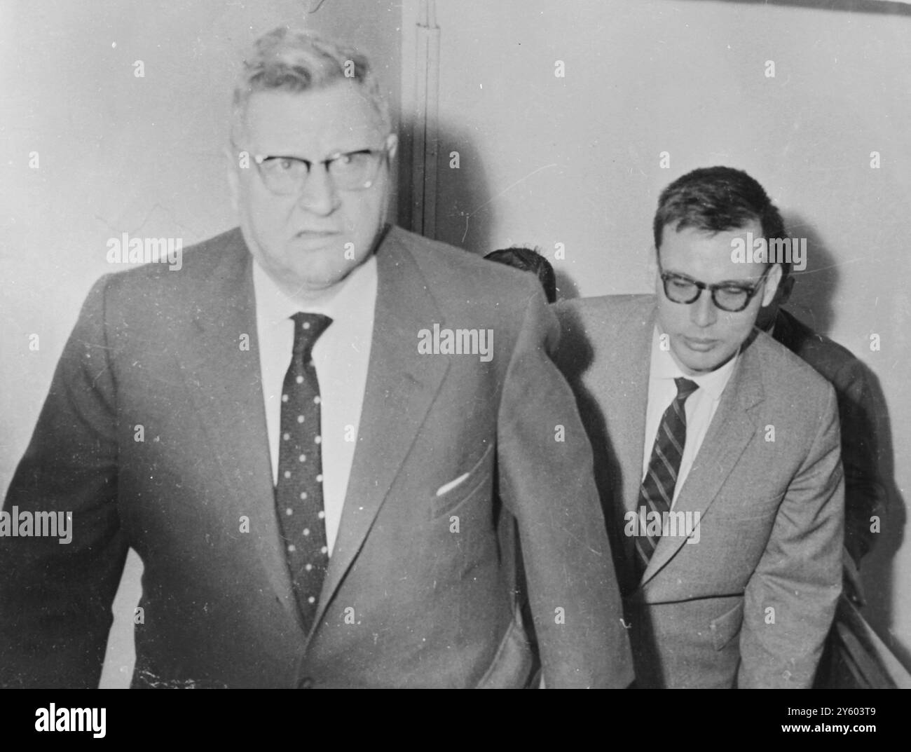 LAW & ORDER SERVATIUS AND D WECHTENBRUCK EICHMANNS DEFENCE ARRIVE 9 ...