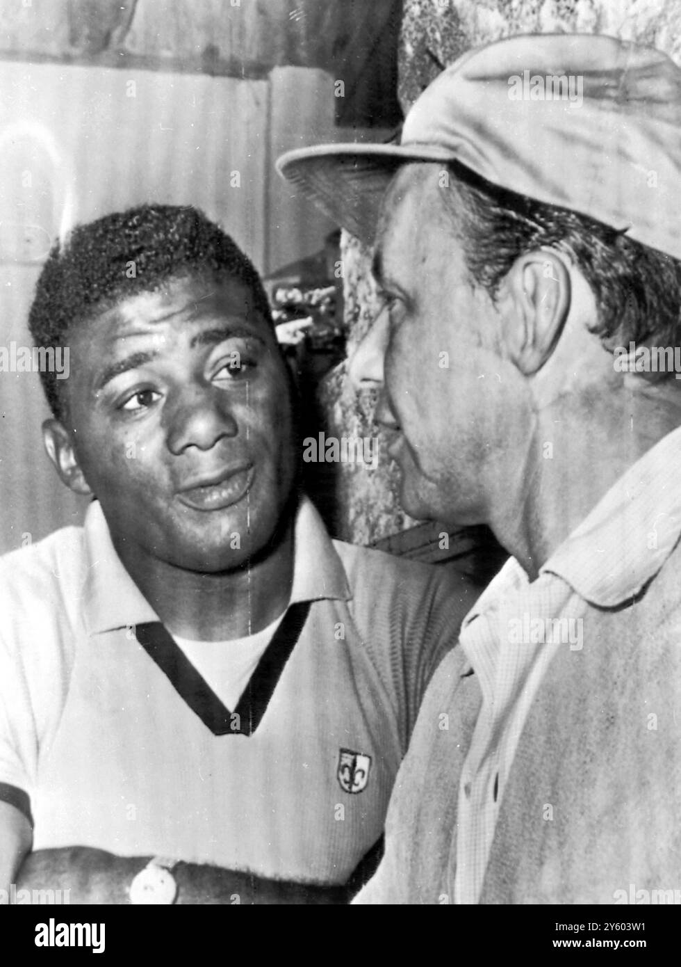 BOXING XHAMPION FLOYD PATTERSON CHATS WITH EMERICAN SINGER FRANK ...