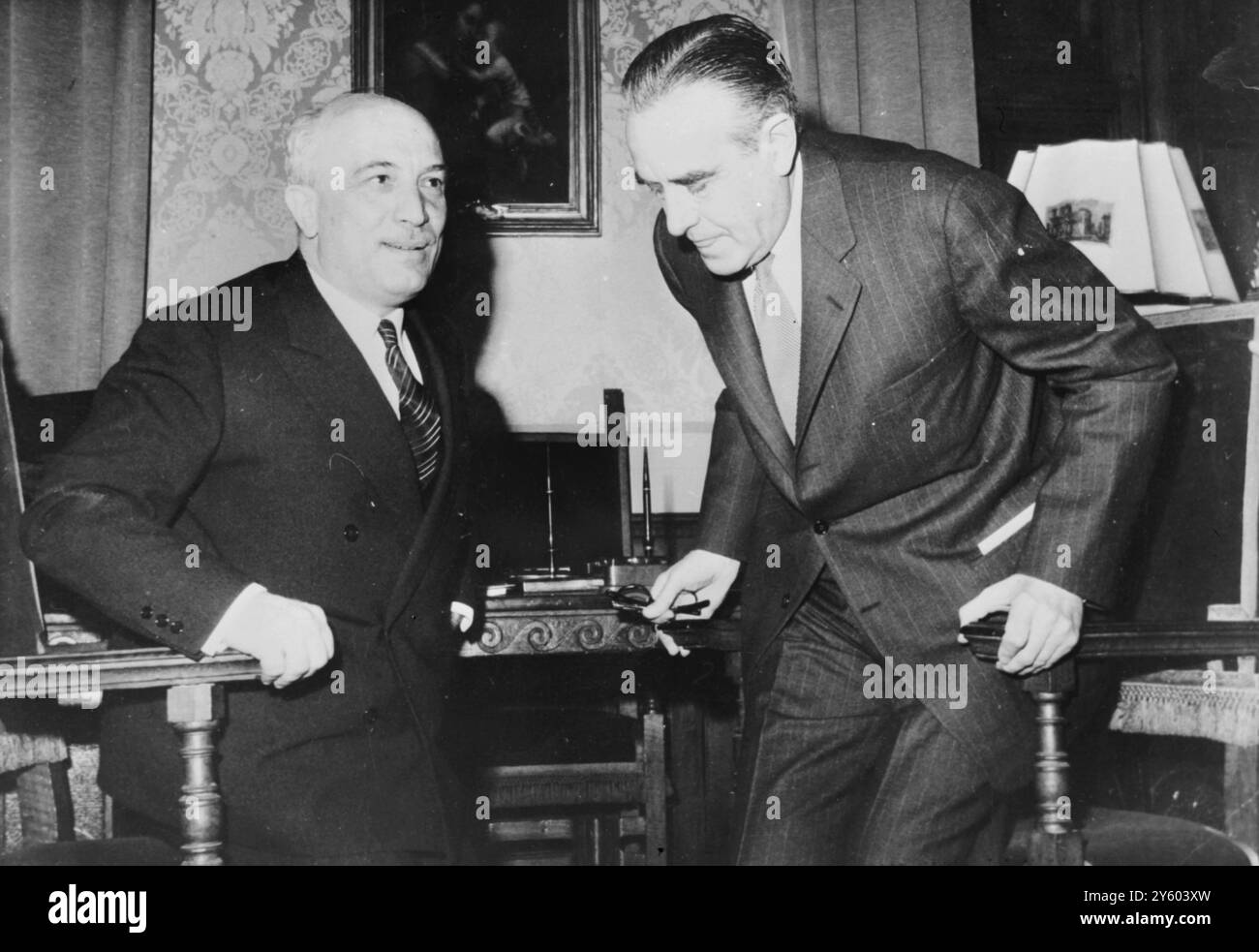 AMINTORE FANFANI WITH AVERELL HARRIMAN IN ROME / 9 MARCH 1961 Stock ...