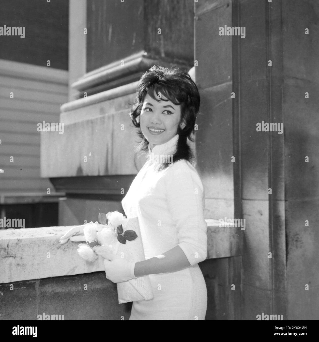CHINESE ACTRESS LIER HWANG , of " The World of Susie Wong " film and ...