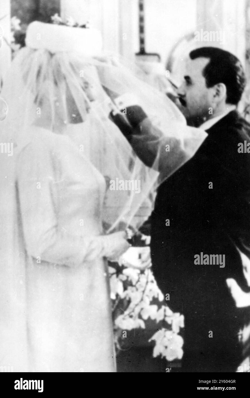 PHILIPPINE ROTHSCHILD WEDDING WITH ACTOR JACQUES SEREYS 4 MARCH 1961 ...