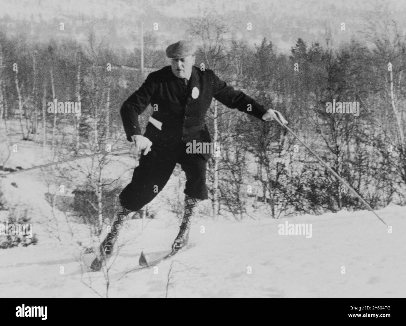 KING OLAV V OF NORWAY SKIING 3 MARCH 1961 Stock Photo - Alamy