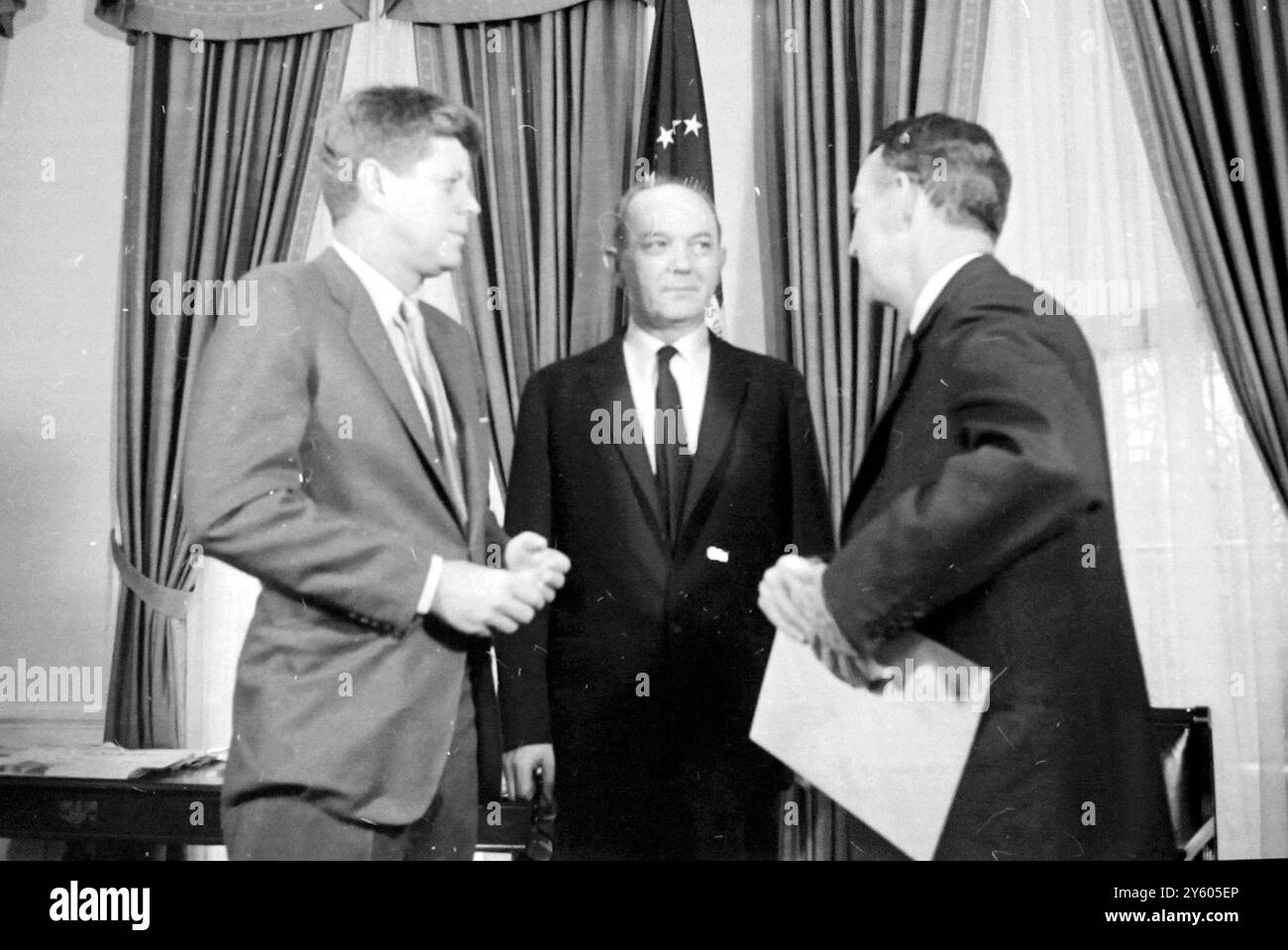 US PRESIDENT JOHN F KENNEDY THOMPSON LLEWELYN WHITE HOUSE / 28 FEBRUARY ...