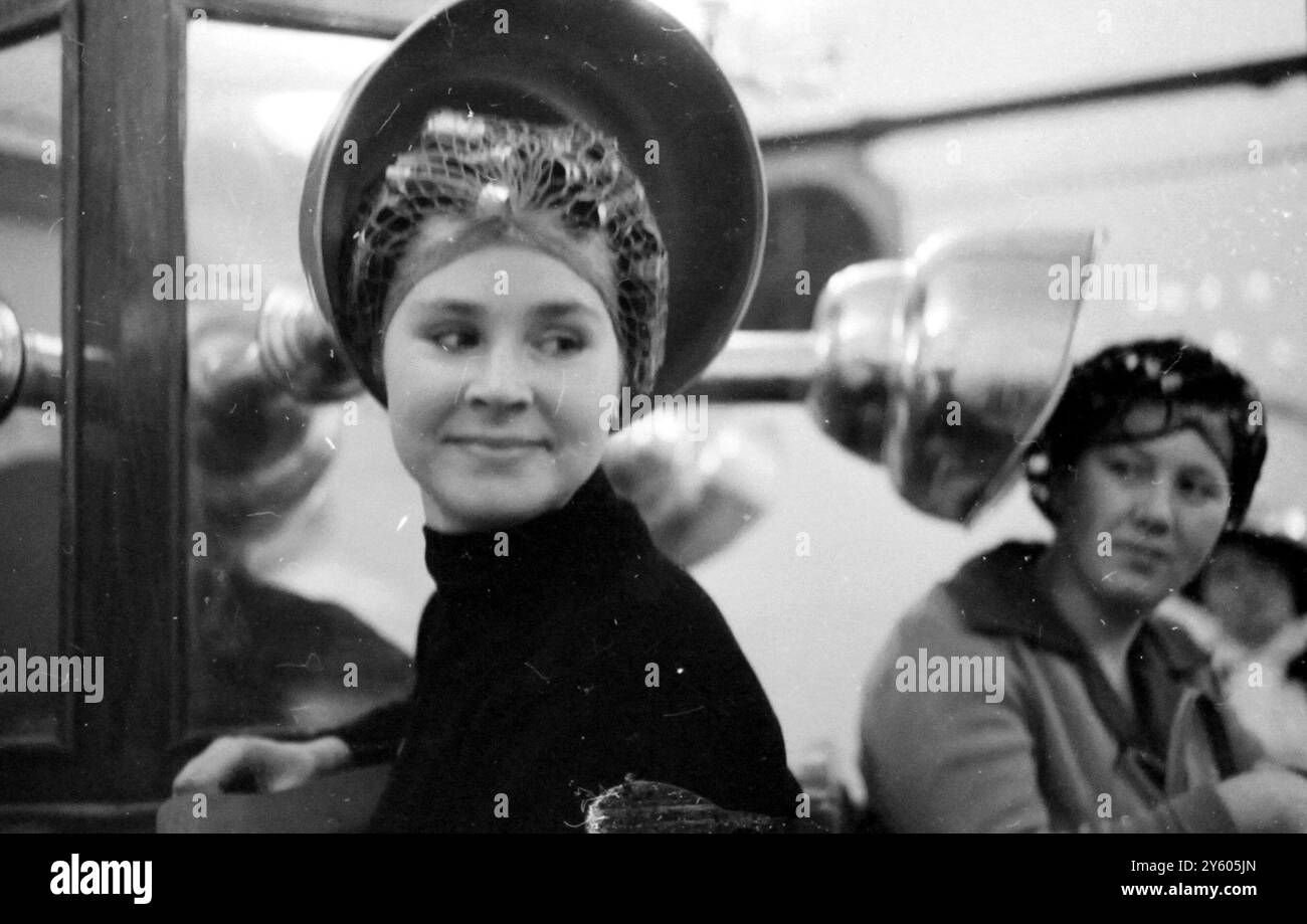 SOVIET HAIR STYLIST IN MOSCOW HAIRDRESSING SALON 27 FEBRUARY 1961 Stock ...