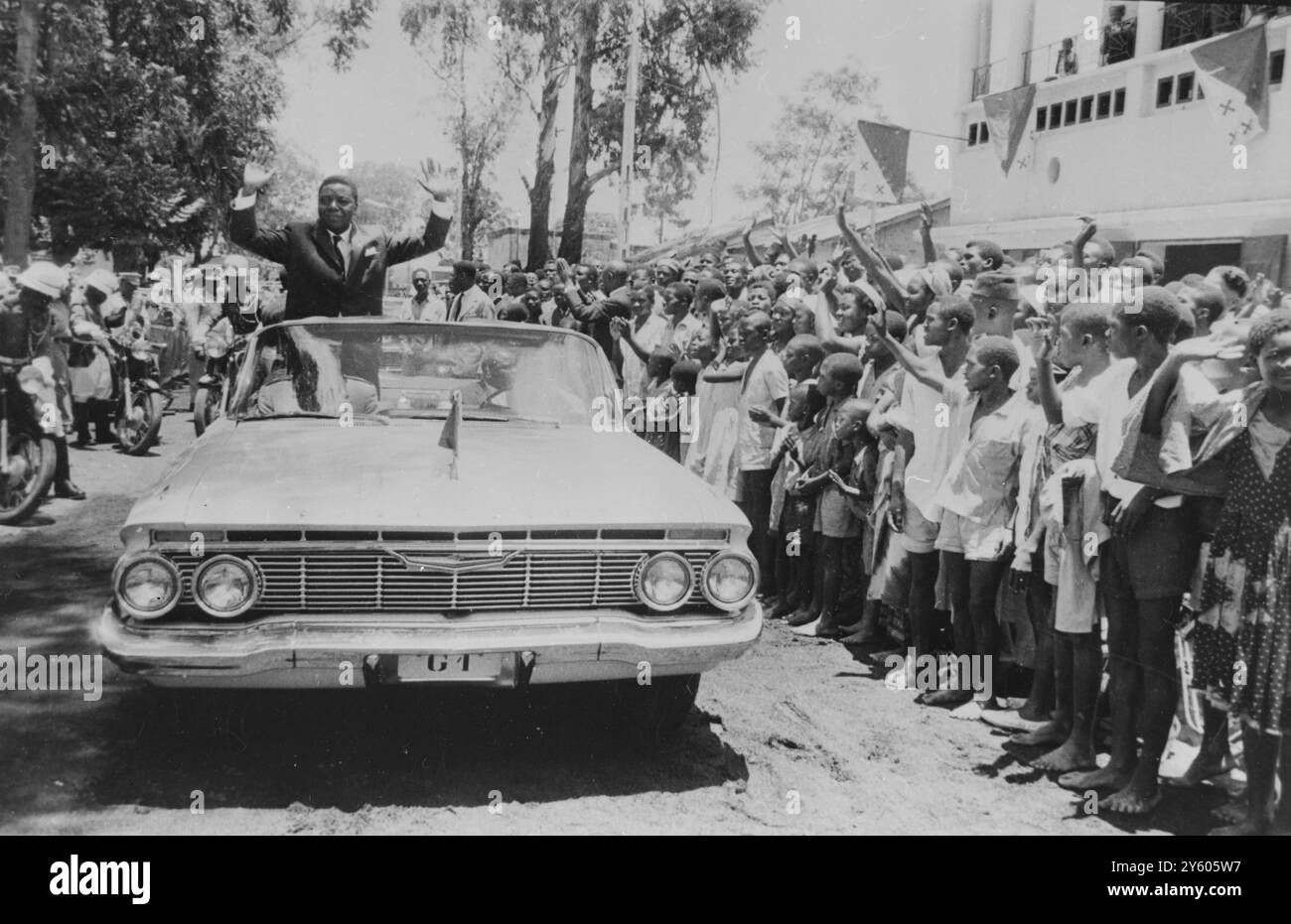 MOISE TSHOMBE CHEERING THE CROWDS / 27 FEBRUARY 1961 Stock Photo - Alamy