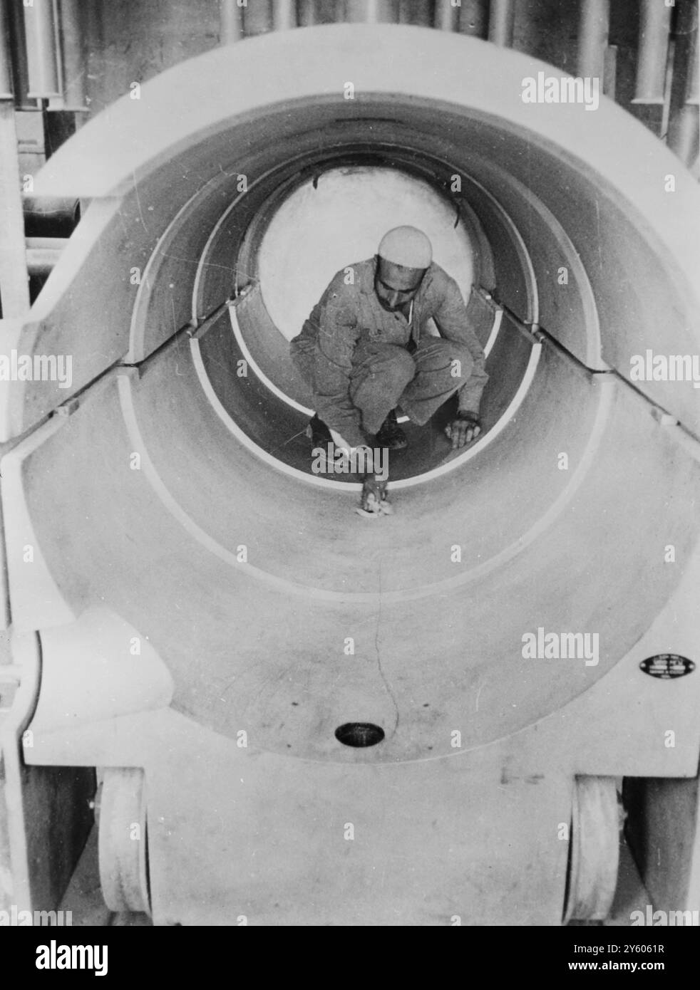RUSSIAN TECHNICIANS BUILT ATOMIC REACTOR 24 FEBRUARY 1961 Stock Photo ...