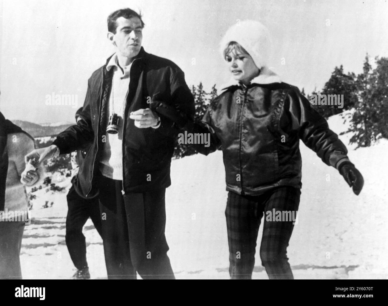 BRIGITTE BARDOT LE BRIDE SUR LE COU - WITH ROGER VADIM / 16 FEBRUARY ...