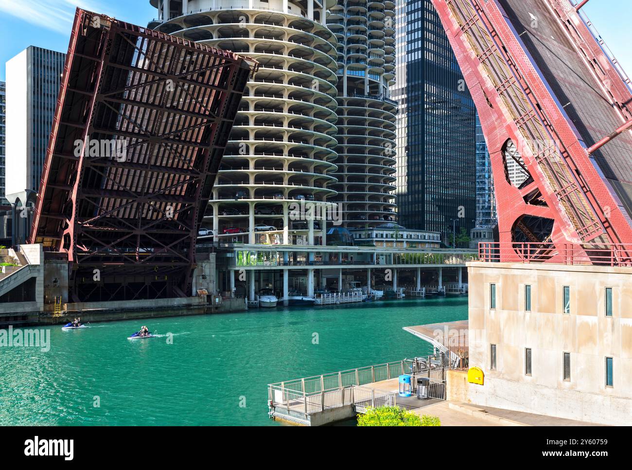 Chicago River bridges in downtown area lifted to allow water traffic ...
