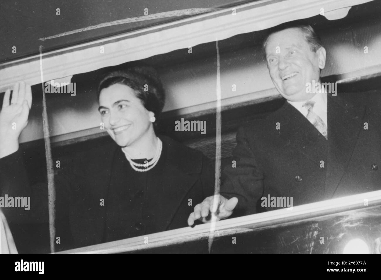 PRESIDENT TITO WITH WIFE JOVANKA BROZ AT BELGRADE STATION / 16 FEBRUARY ...