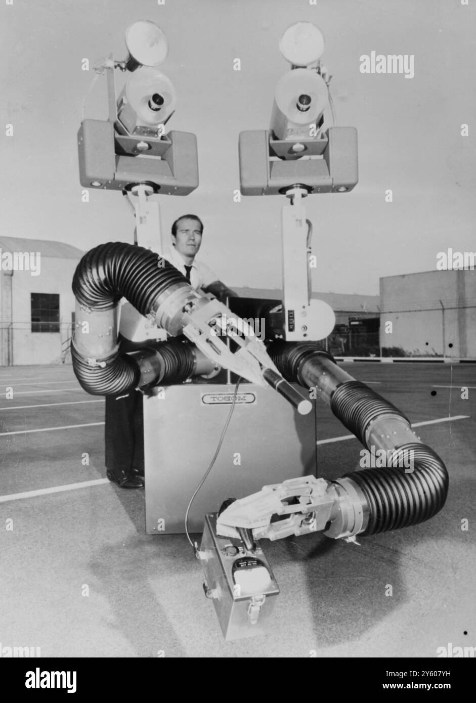 RADIO ACTIVITY NEW MOBILE ROBOT USED FOR DANGEROUS RADIATION 10 ...