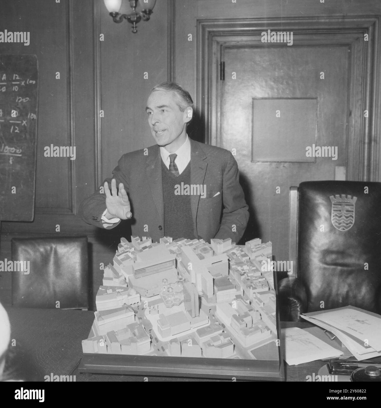 PICCADILLY CIRCUS IN LONDON IN THE FUTURE - MODEL - ARCHITECT WILLIAM ...