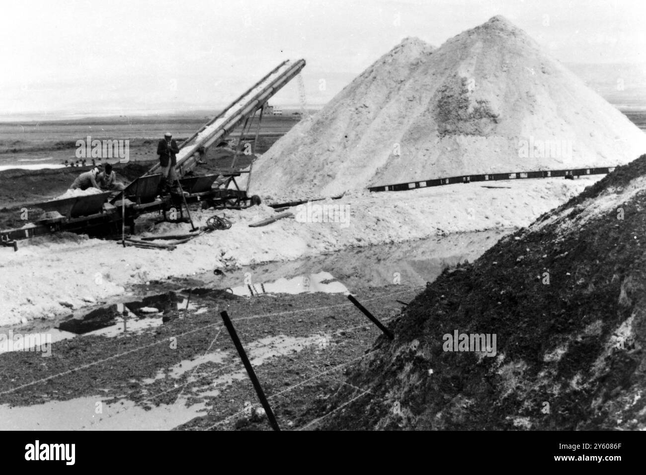 Salt workers Black and White Stock Photos & Images - Alamy