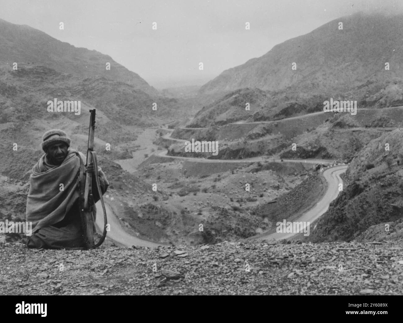 VIEW OF THE KHYBER PASS IN PAKISTAN 7 FEBRUARY 1961 Stock Photo - Alamy