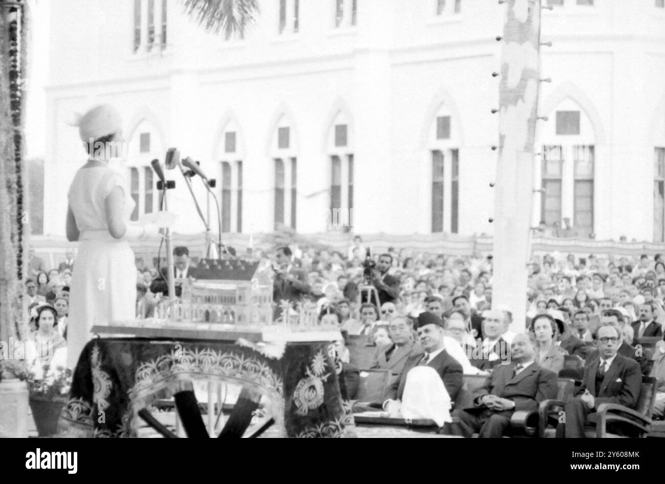 QUEEN ELIZABETH II VISIT KARACHI 3 FEBRUARY 1961 Stock Photo - Alamy